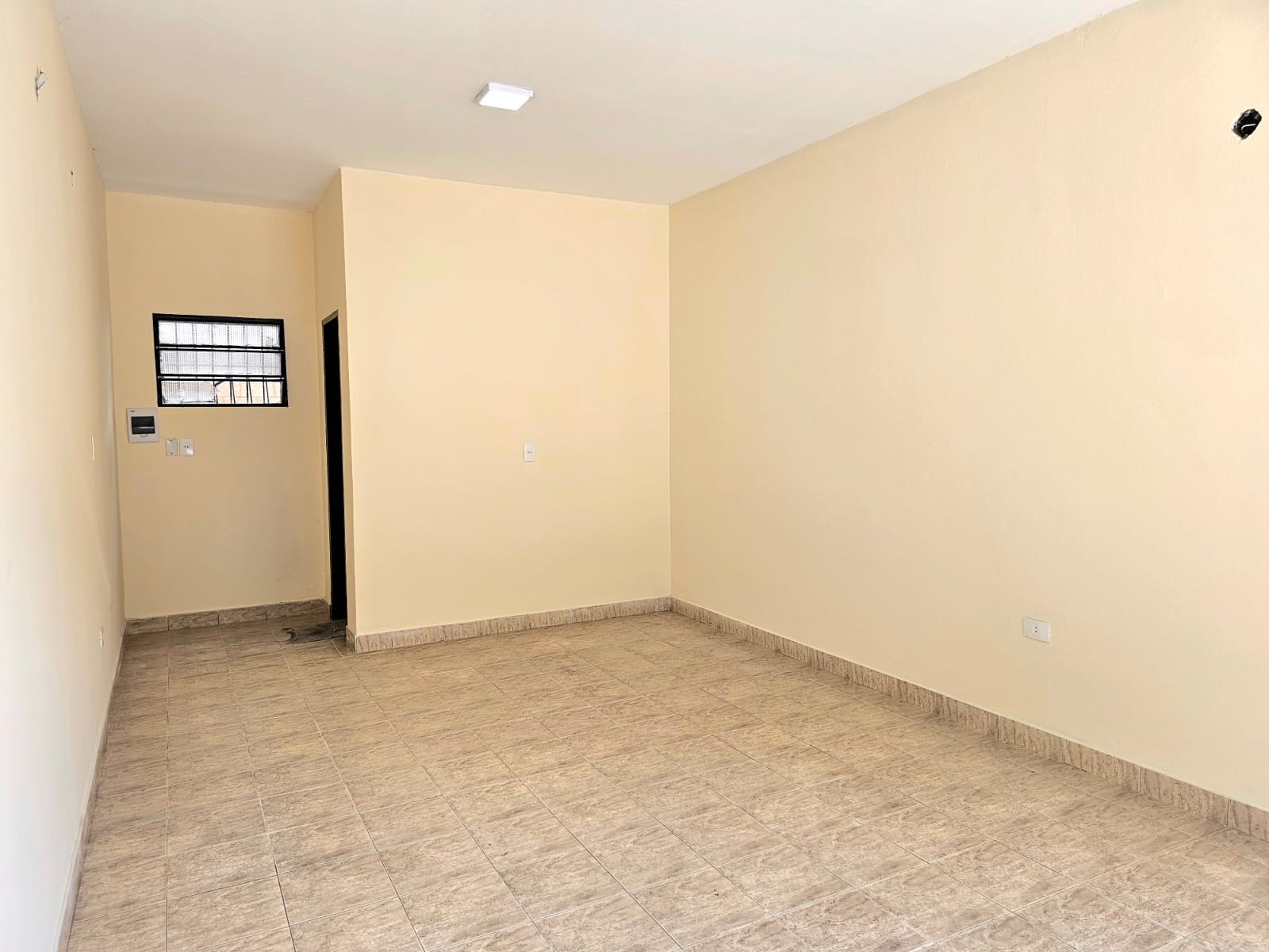 Alquilo Salón Comercial en Fernando de la Mora z/ Sur.. Ref #A923D5 - infocasas.com.py