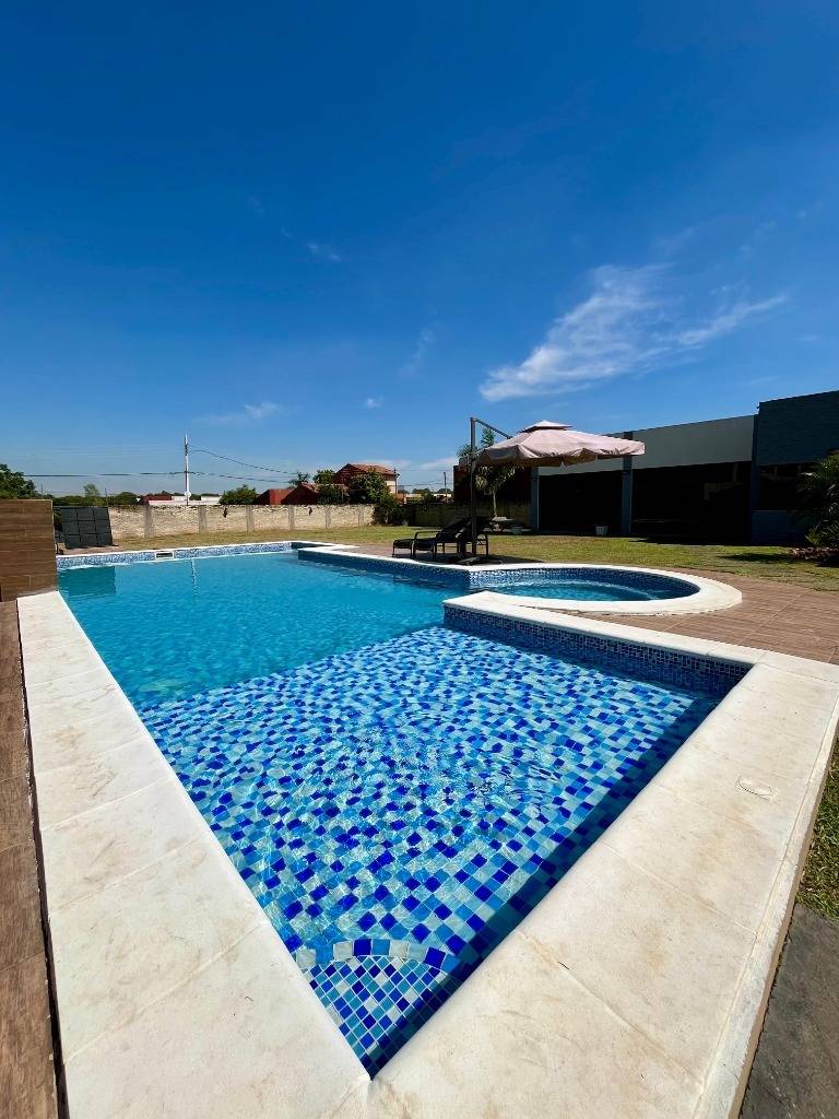 Residencia de lujo en Barrio Cerrado Ytororô Country Club . Ref #J8D216 ...