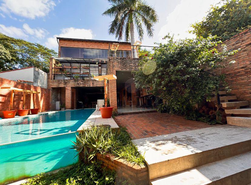 ALQUILO AMPLIA CASA DE 3 DORMITORIOS BO MBURUCUYA. Ref #B379B6 - infocasas.com.py