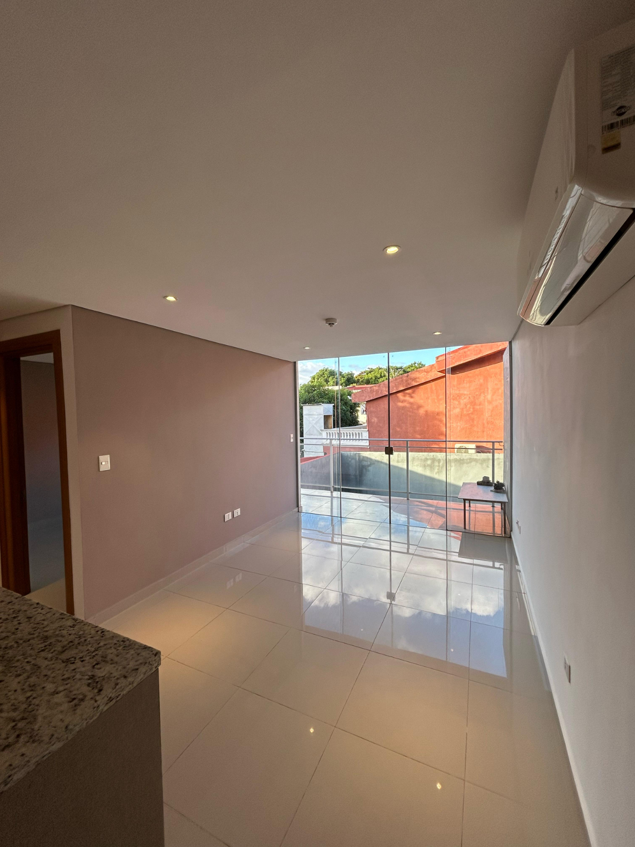 Alquilo Departamento en Barrio Jara. Ref #P98DC4 - infocasas.com.py