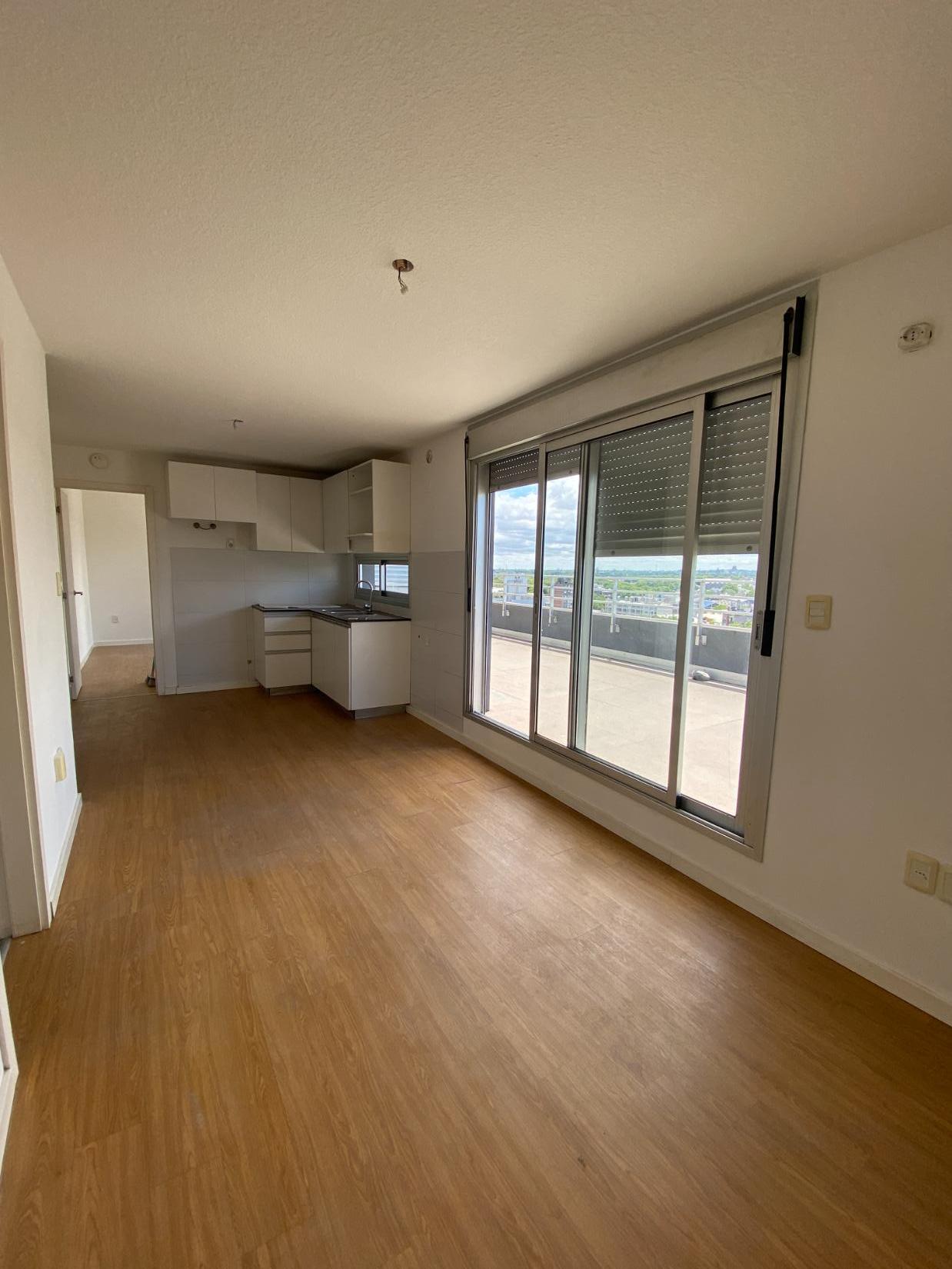 Venta Apartamento 1 Dormitorio En Cordón - Piso 10 Con Gran Terraza. Ref #HE0B12 - infocasas.com.uy