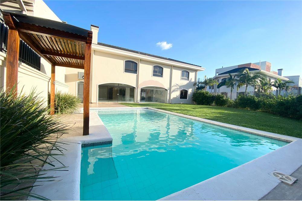 Alquilo casa en barrio cerrado. Ref #X5DEBE - infocasas.com.py