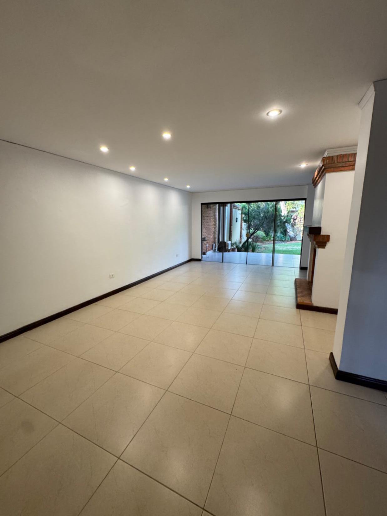 Alquilo hermosa casa en excelente zona . Ref #HFBB18 - infocasas.com.py