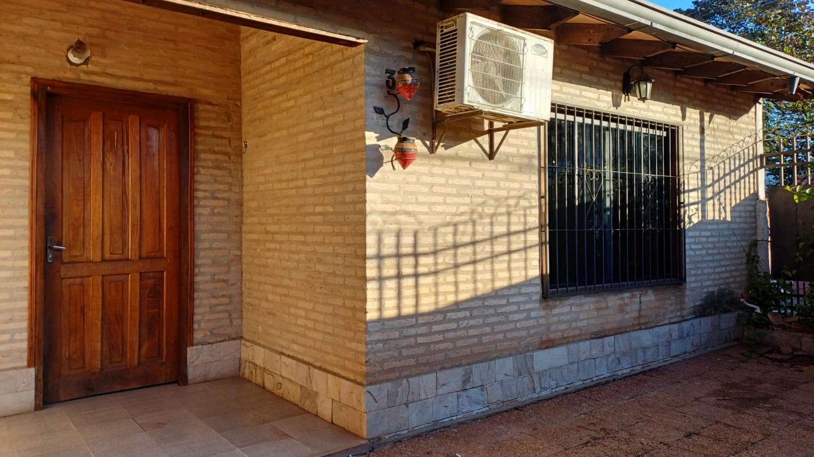 VENDO HERMOSA CASA EN LAMBARÉ!!. Ref #O698DD - infocasas.com.py