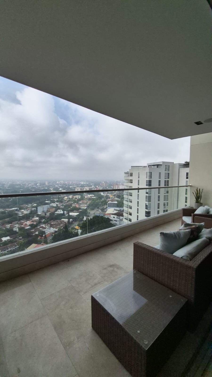 Apartamento en Arriendo en Cali, Altos de menga