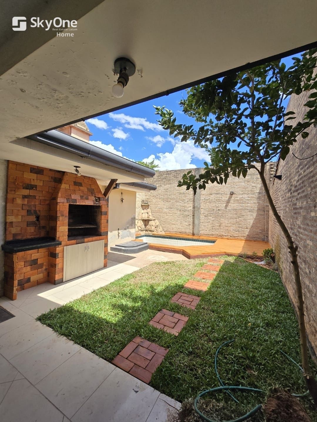 ALQUILO AMPLIO DUPLEX EN VILLA MORRA 4 HABITACIONES +PISCINA. Ref #BS5DA66