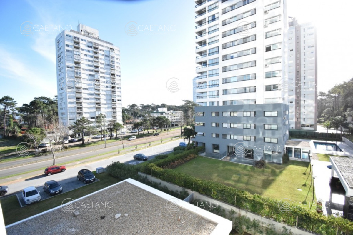 Roosevelt , edificio nuevo con todos los servicios.. Ref #S4BD41