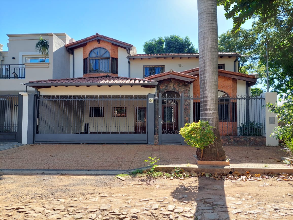 HERMOSA RESIDENCIA EN MBURUCUYA. Ref #AEC3BA - infocasas.com.py