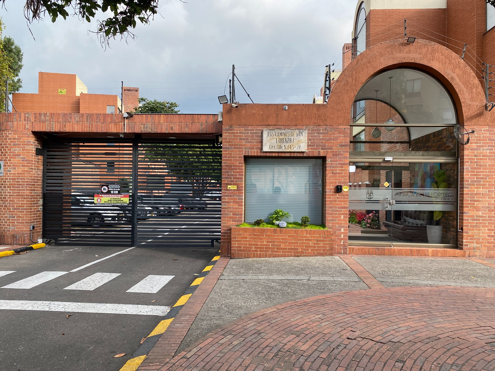 Apartamento en Venta en Bogotá, Centro Comercial Parque La Colina