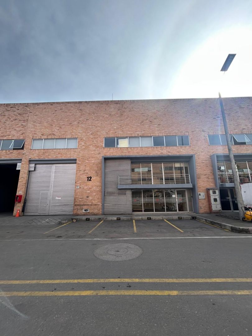 Bodega en Arriendo en Bogotá, Fontibon