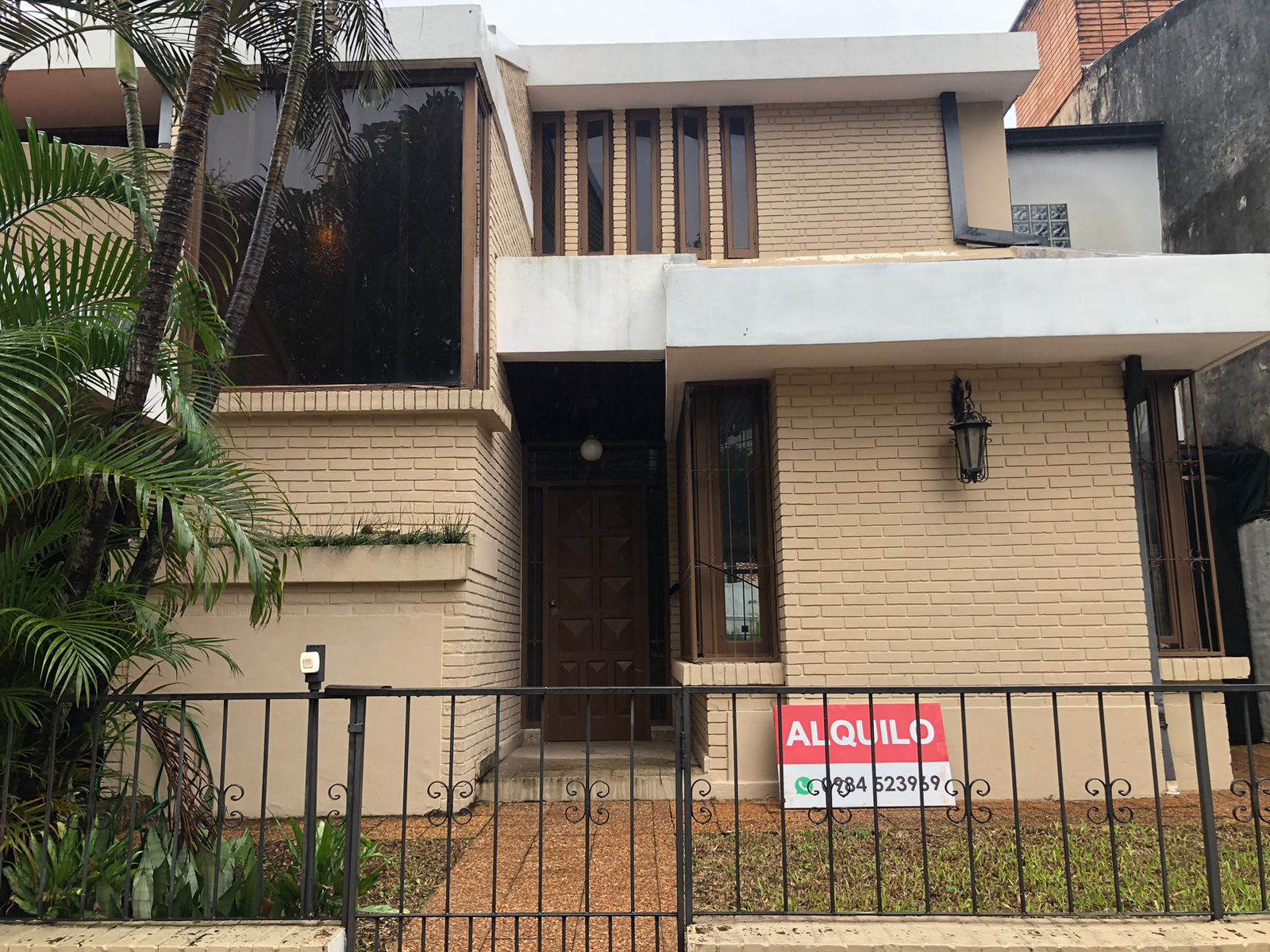 Alquilo vivienda ideal para oficina , barrio jara . Ref #RB3979 - infocasas.com.py