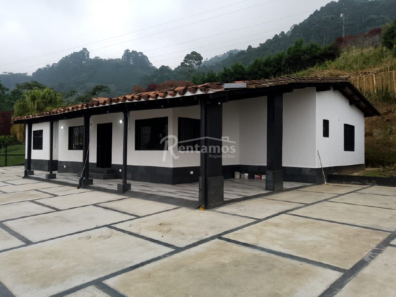 Casa en Arriendo en Envigado, Las antillas