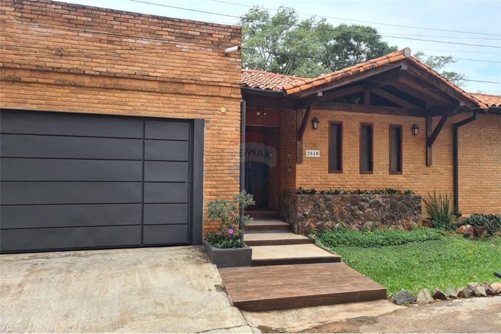 VENDO CASA EN BARRIO MBURUCUYA. Ref #AD3F8C - infocasas.com.py