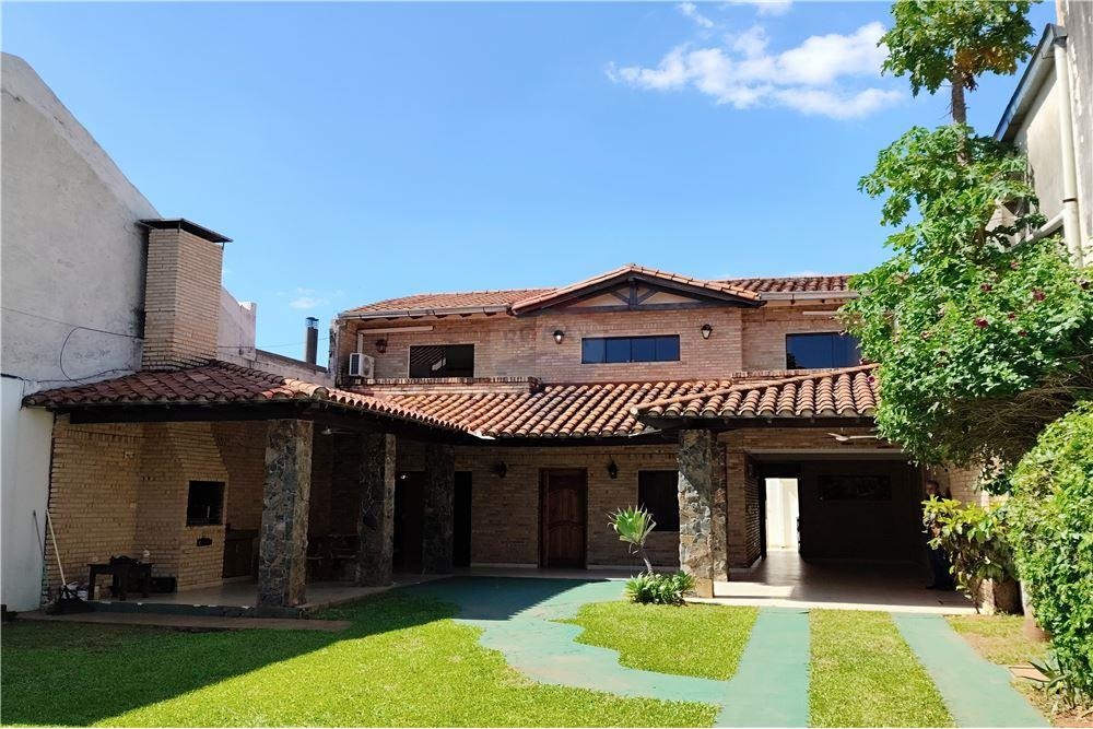 ALQUILO AMPLIA CASA EN LUQUE ZONA PLAZA MADERO. Ref #GCBED2 - infocasas.com.py