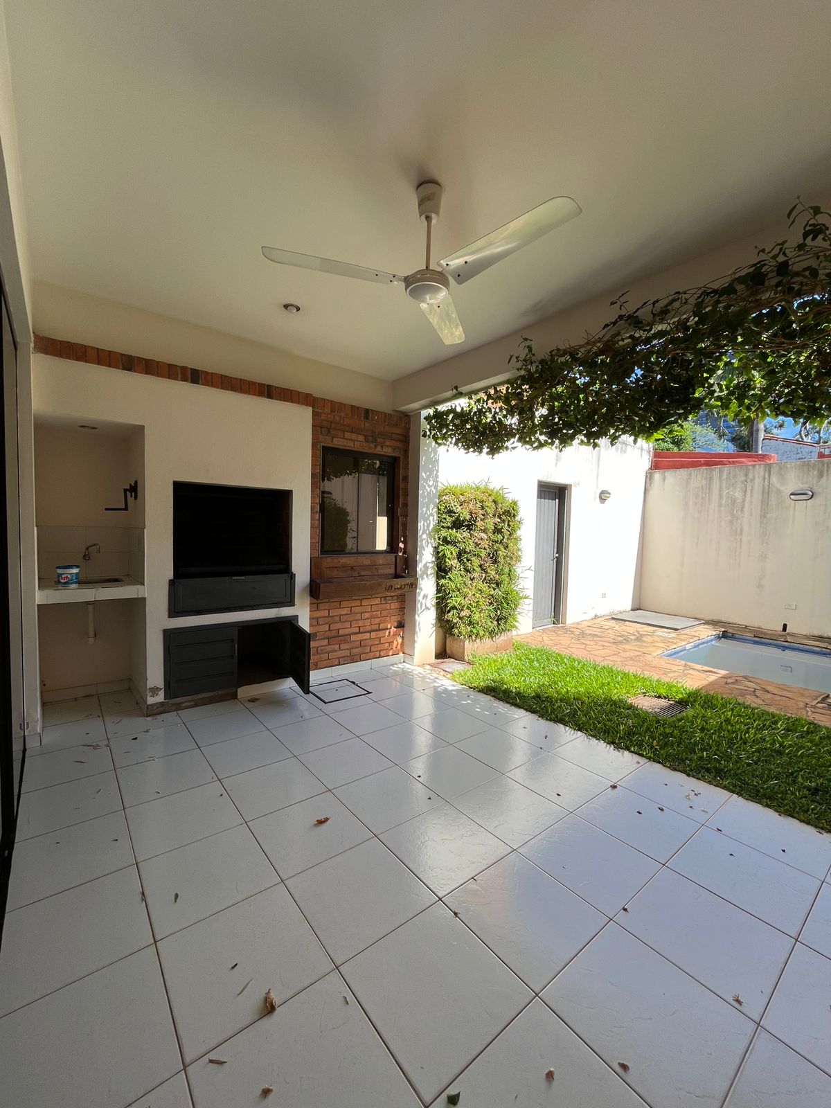 Alquilo Duplex de 3 hab + escritorio Zona Paseo La Galeria, Barrio Ycua Sati. Ref #MD4CB8 ...