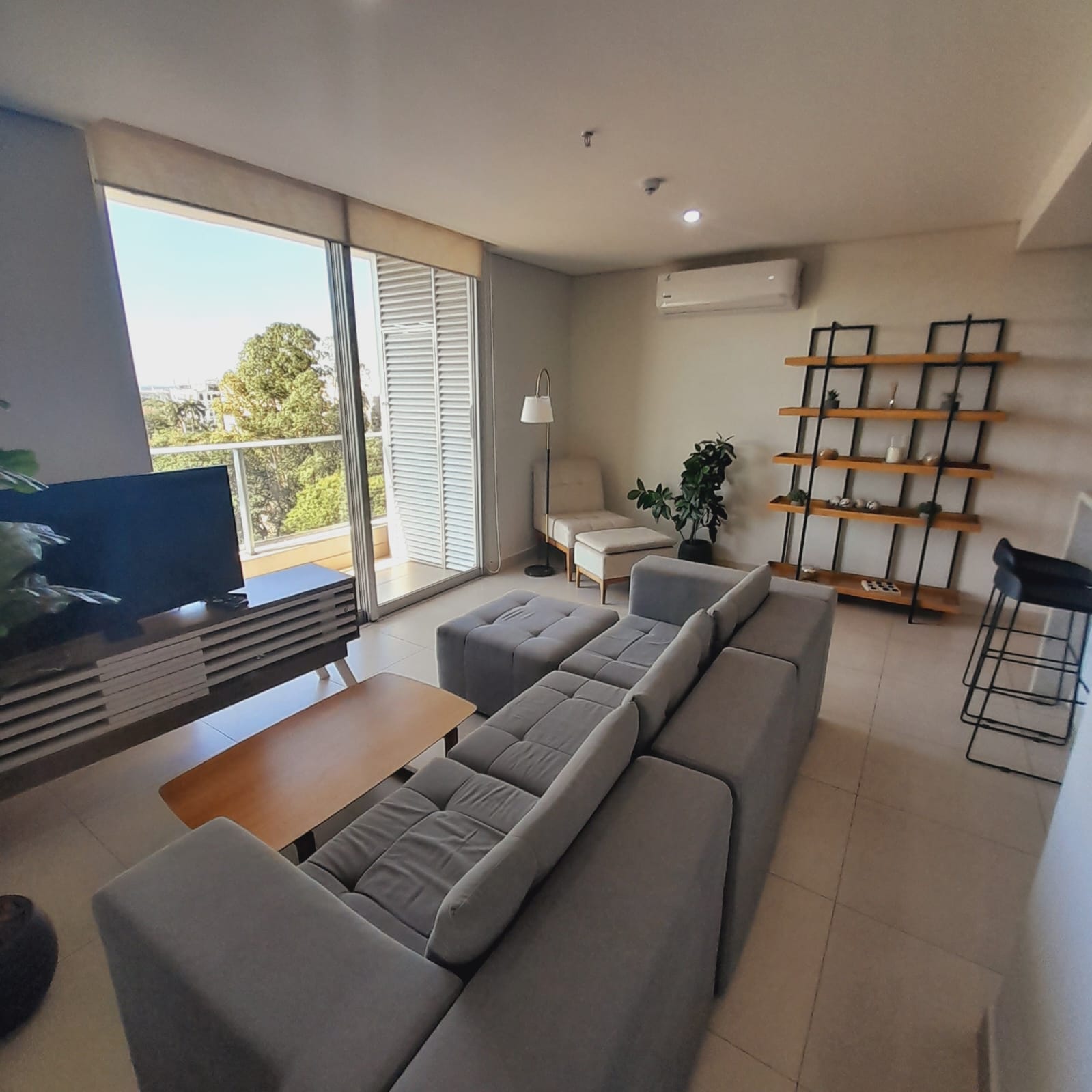 ALQUILO DPTO AMOBLADO MBURUCUYA. Ref #BC4B2B - infocasas.com.py