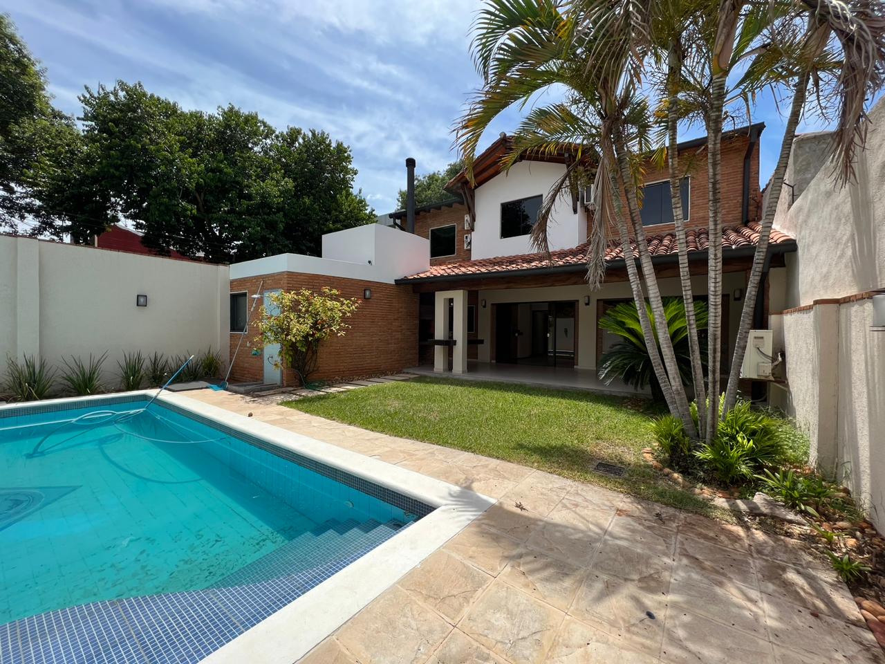 Alquilo Casa Zona Mburucuya . Ref #U27CDD - infocasas.com.py