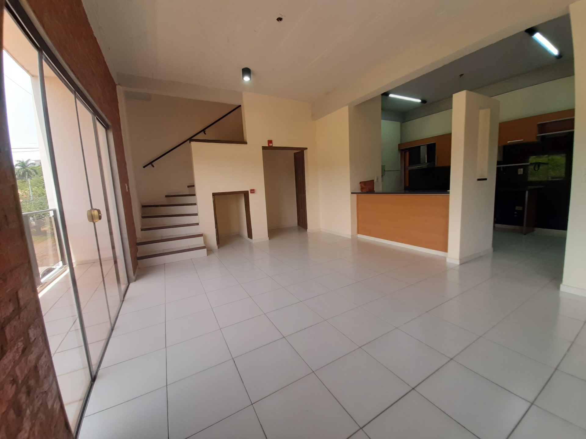 Departamento tipo dúplex de 3 Dormitorios zona Ycua Sati. Ref #RBF6A4