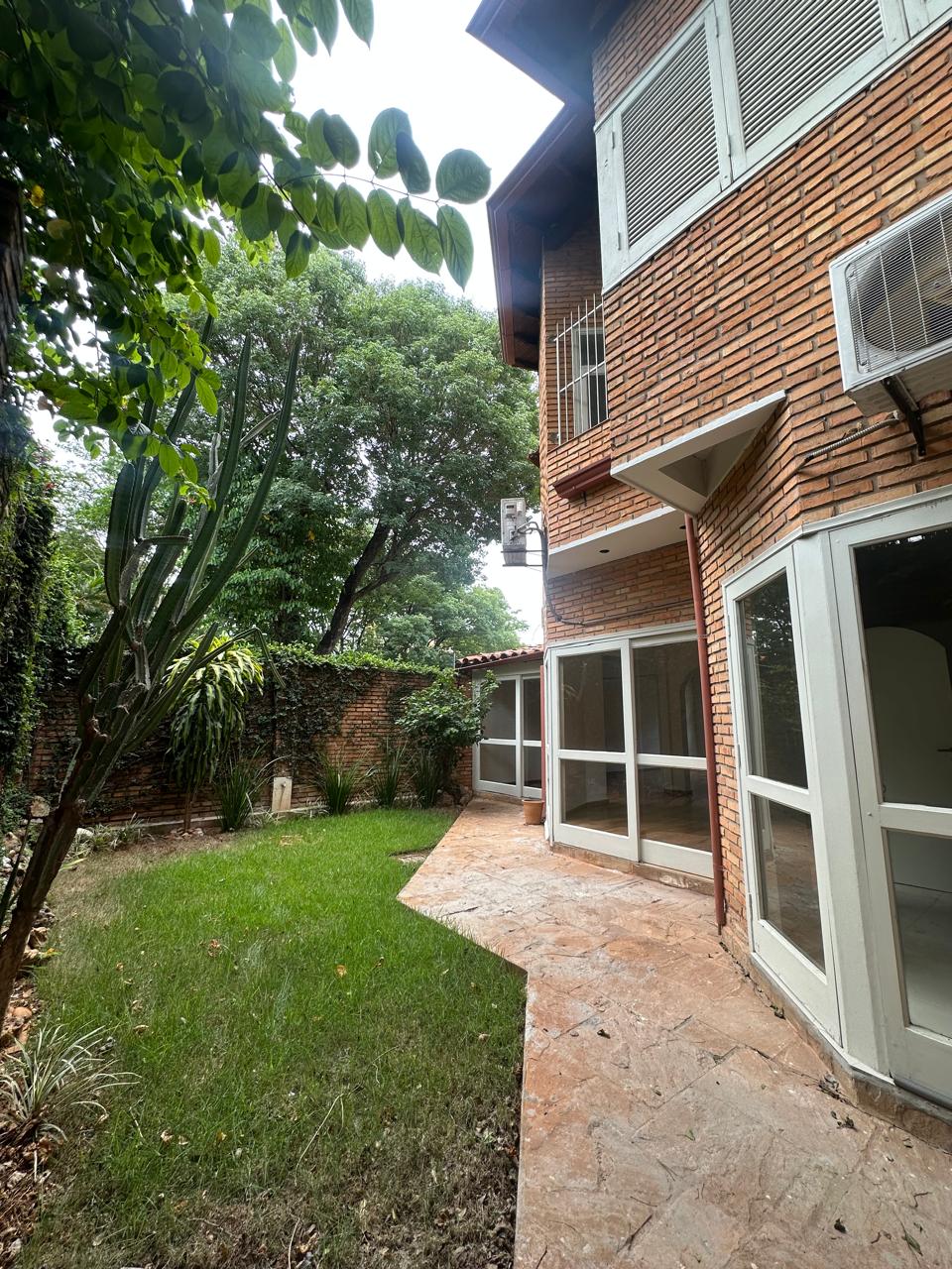 ALQUILO HERMOSO DUPLEX TOTALMENTE REMODELADO EN BARRIO CERRADO “LOS CEDROS”. Ref #W2B408 ...