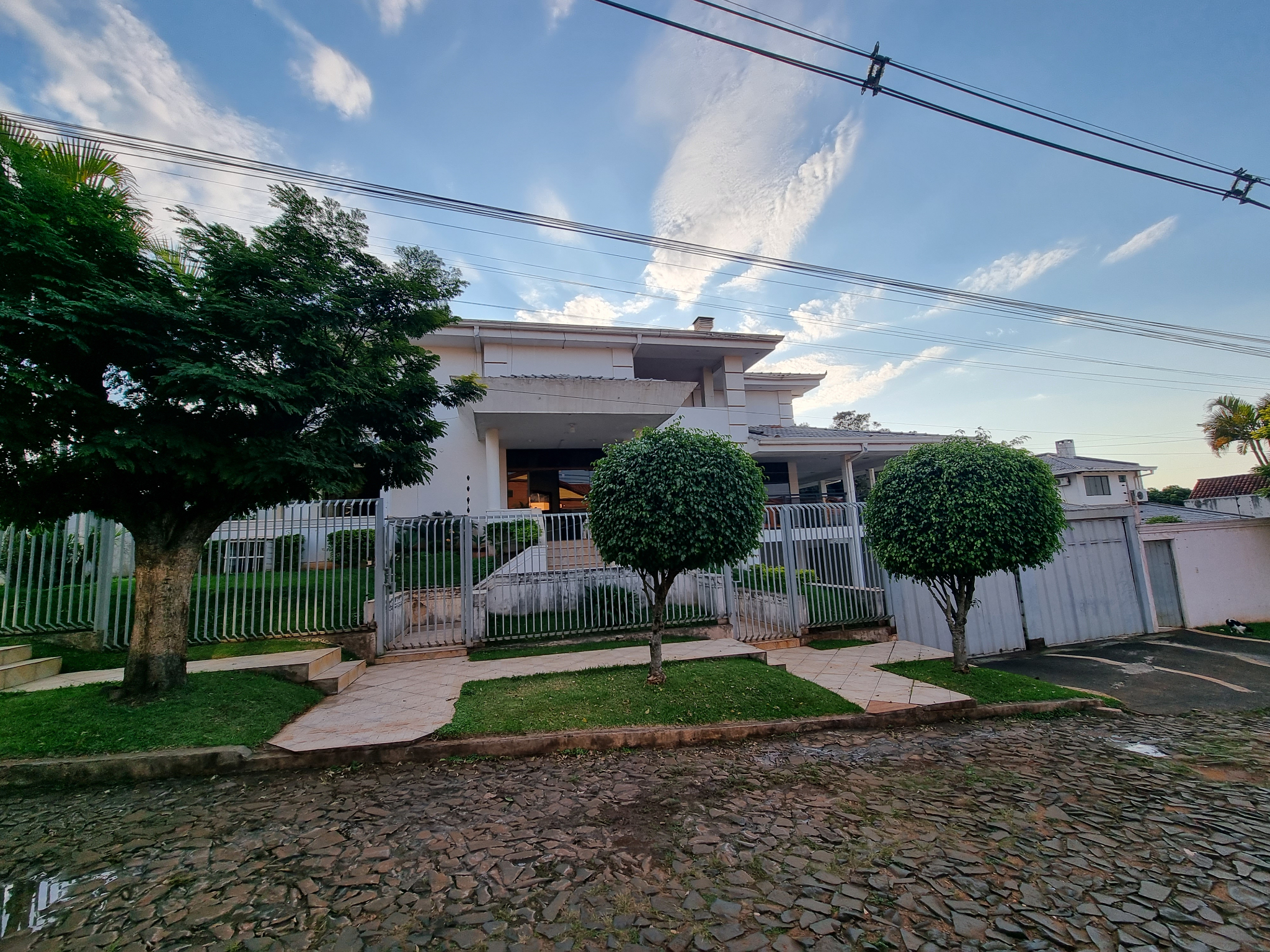 VENDO IMPORTANTE RESIDENCIA EN B° BOQUERÓN 2!!. Ref #R3431F