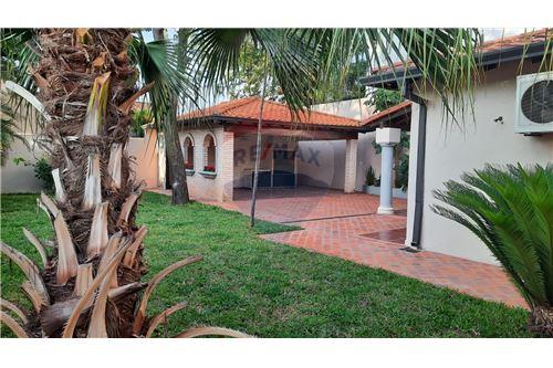 ALQUILO AMPLIA CASA EN LAMBARÉ ZONA ESTUDIO 3 CANAL 13. Ref #J361F9 - infocasas.com.py