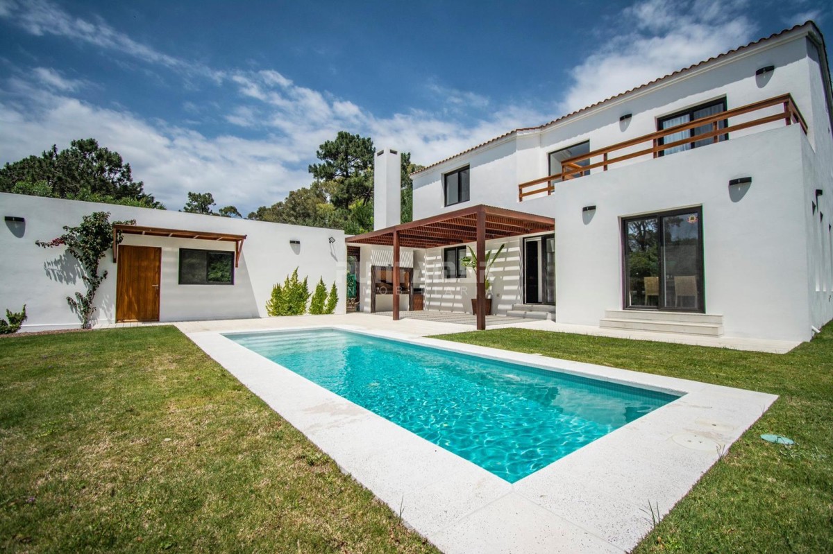 Casa de 5 dormitorios en venta y alquiler en Rincón del Indio, Punta del Este. Ref #NC3EEE ...