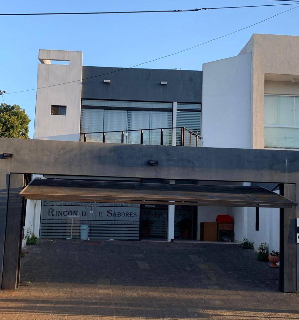 ALQUILO HERMOSA CASA EN BARRIO YCUA SATI . Ref #IF1C70 - infocasas.com.py