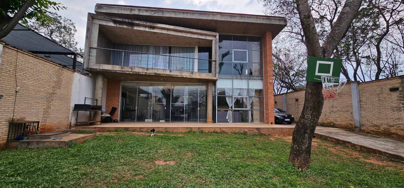 ALQUILO MODERNA CASA CON PISCINA Bo. Los Nogales. Ref #F30037