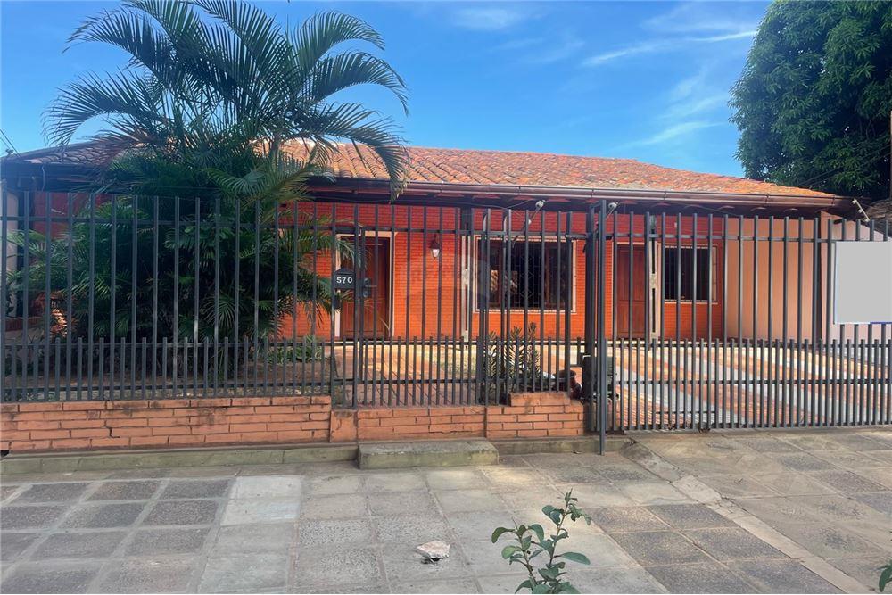 Alquilo casa en el barrio de San Vicente de Asunción . Ref #JA4C0F - infocasas.com.py