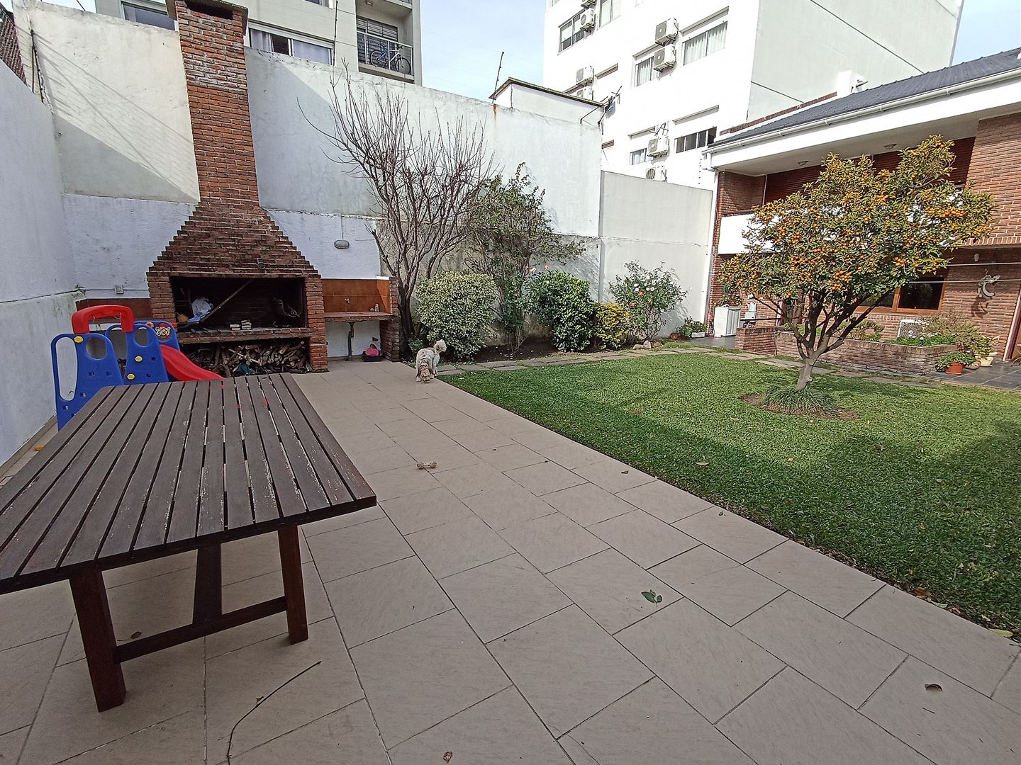 Venta Casa. 4 Dor, estar c/hogar, fondo con parrill, gje x3. Ref # ...