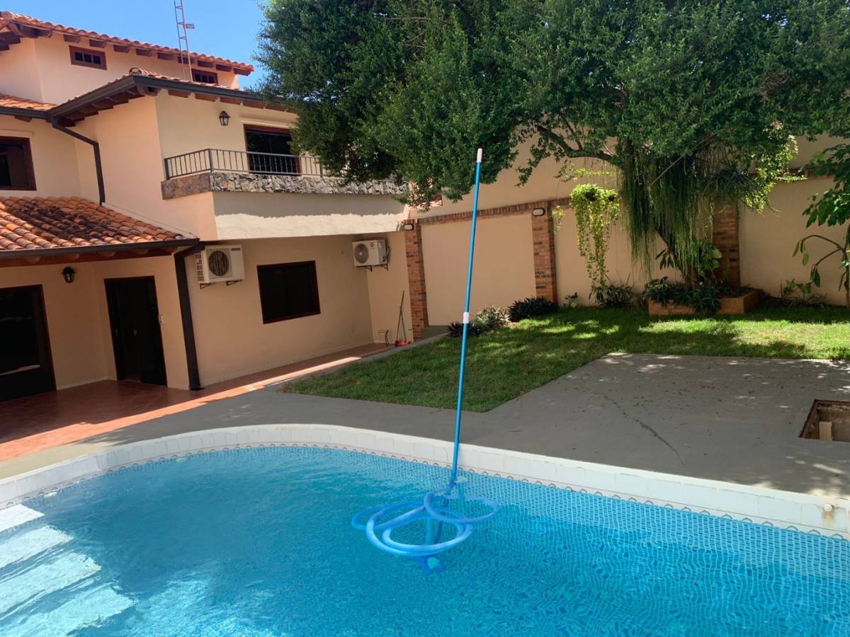 VENDO HERMOSA CASA EN BARRIO MBURUCUYA A PASOS DEL CPJ. Ref #CA55FA - infocasas.com.py