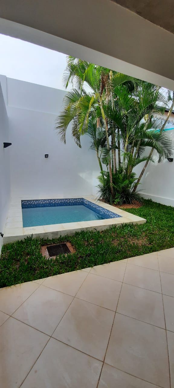 ALQUILO HERMOSO DUPLEX EN MBURUKUYA 3 HABITACIONES 1 EN SUITE. Ref #ZD8D48 - infocasas.com.py