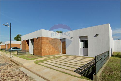 Casa - Venta - Paraguay Central Luque. Ref #W5239C - infocasas.com.py