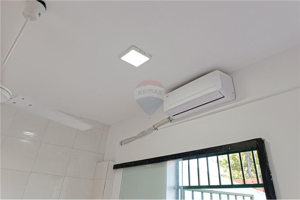 LOCAL COMERCIAL EN FDO Z SUR . Ref #QA78FD