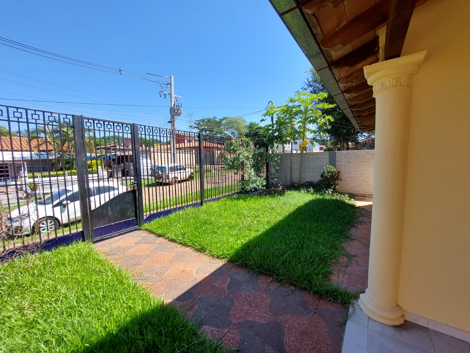 # Vendo Casa en Villa Elisa zona Galletitas Mazzei. Ref #L6BAD6 - infocasas.com.py