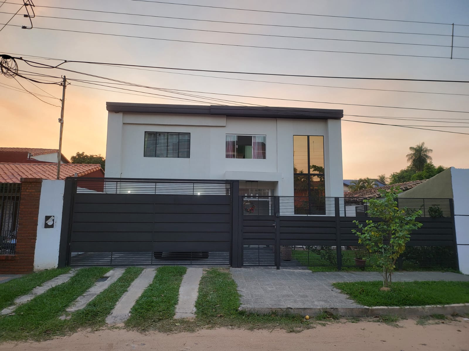 Alquilo Amplia Casa. Ref #WE51D0