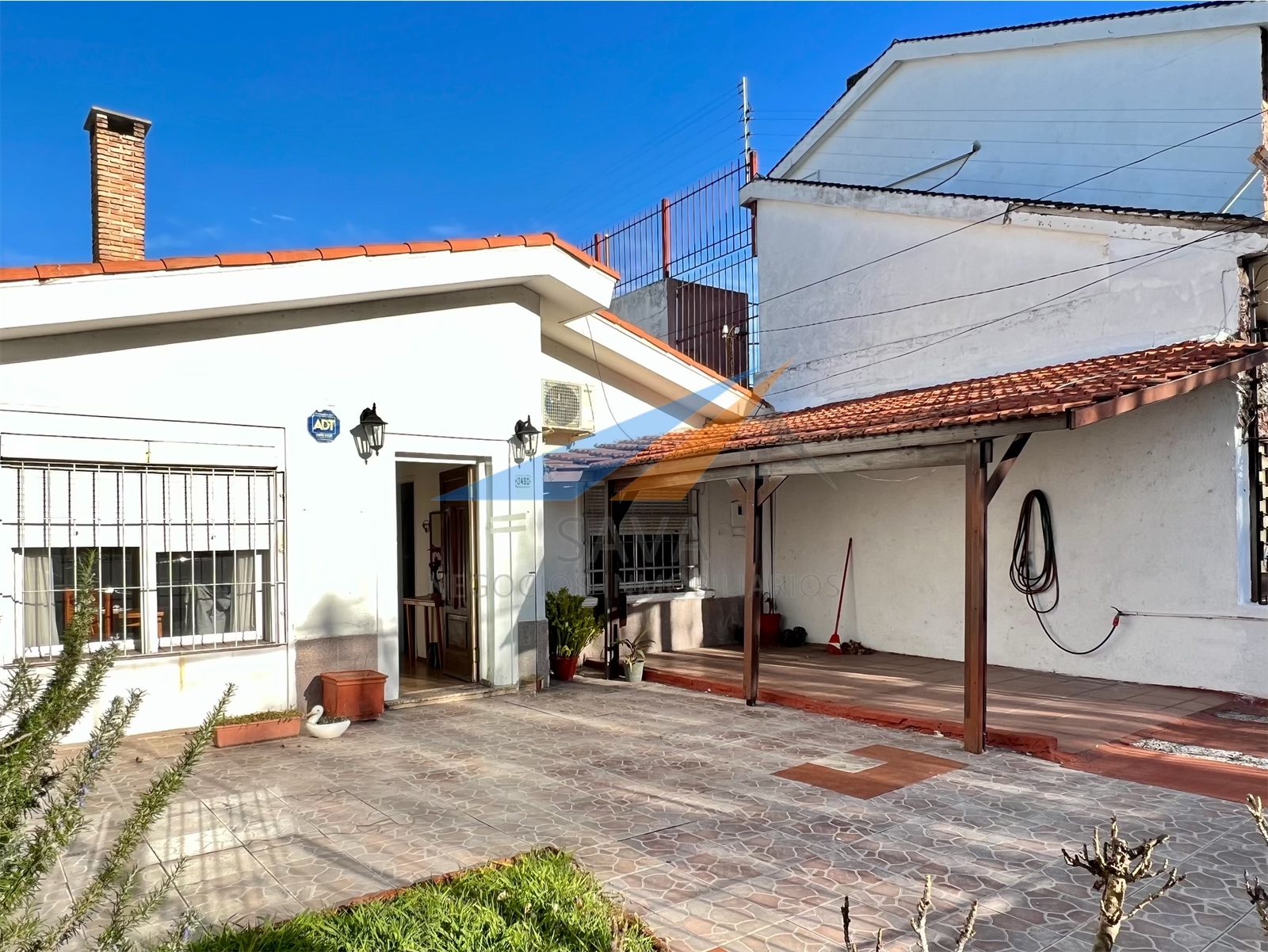 Venta Casa 2 Dormitorios en Parque Batlle. 166 M². Patio. Cochera!. Ref #D6BE11 - infocasas.com.uy