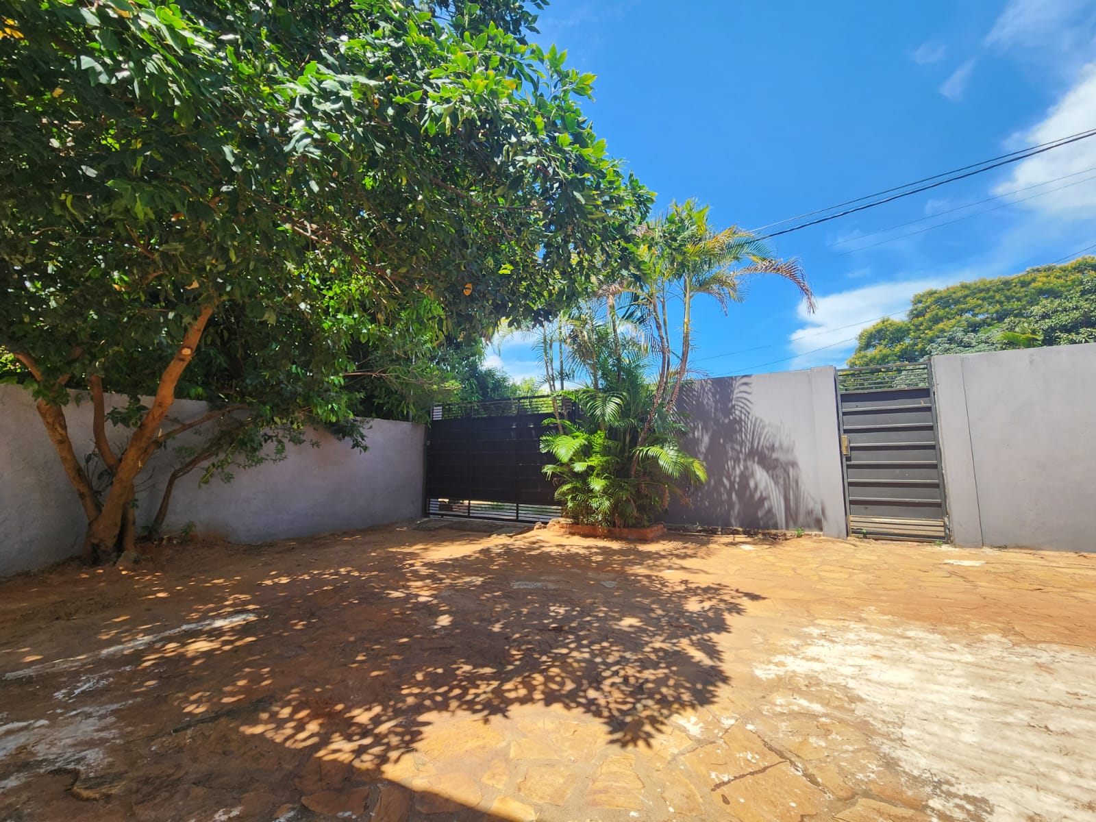 ALQUILO CASA EN SAN LORENZO. Ref #YB17E7 - infocasas.com.py