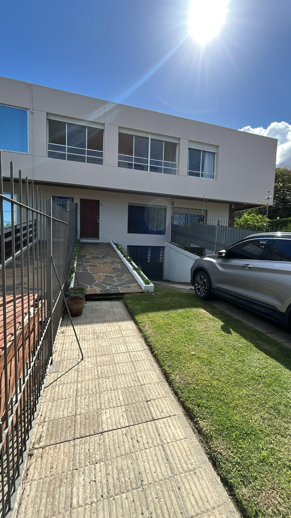 Venta De Casa De 3 Dormitorios Con Garaje Y Patio En Punta Gorda . Ref #ZEA37A