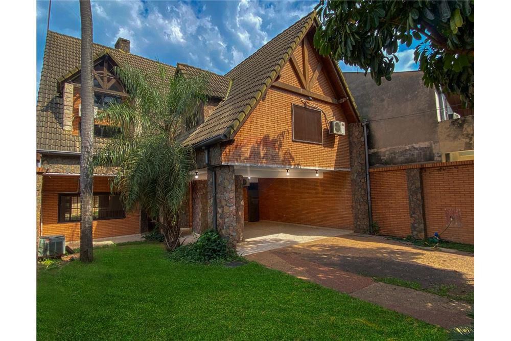 HERMOSA CASA VENTA CASA EN BARRIO HERRERA. Ref #U113DA - infocasas.com.py