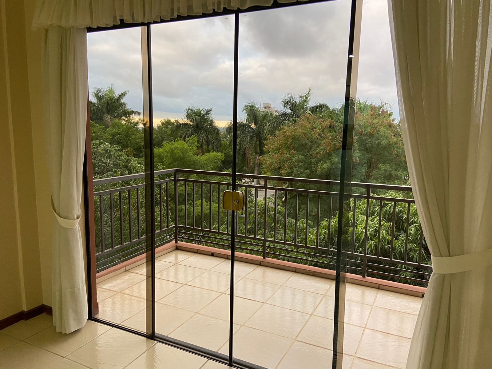 Alquilo departamento de 3 dormitorios en Villa Aurelia ,Zona La Costa Lynch. Ref #X12AF9 ...