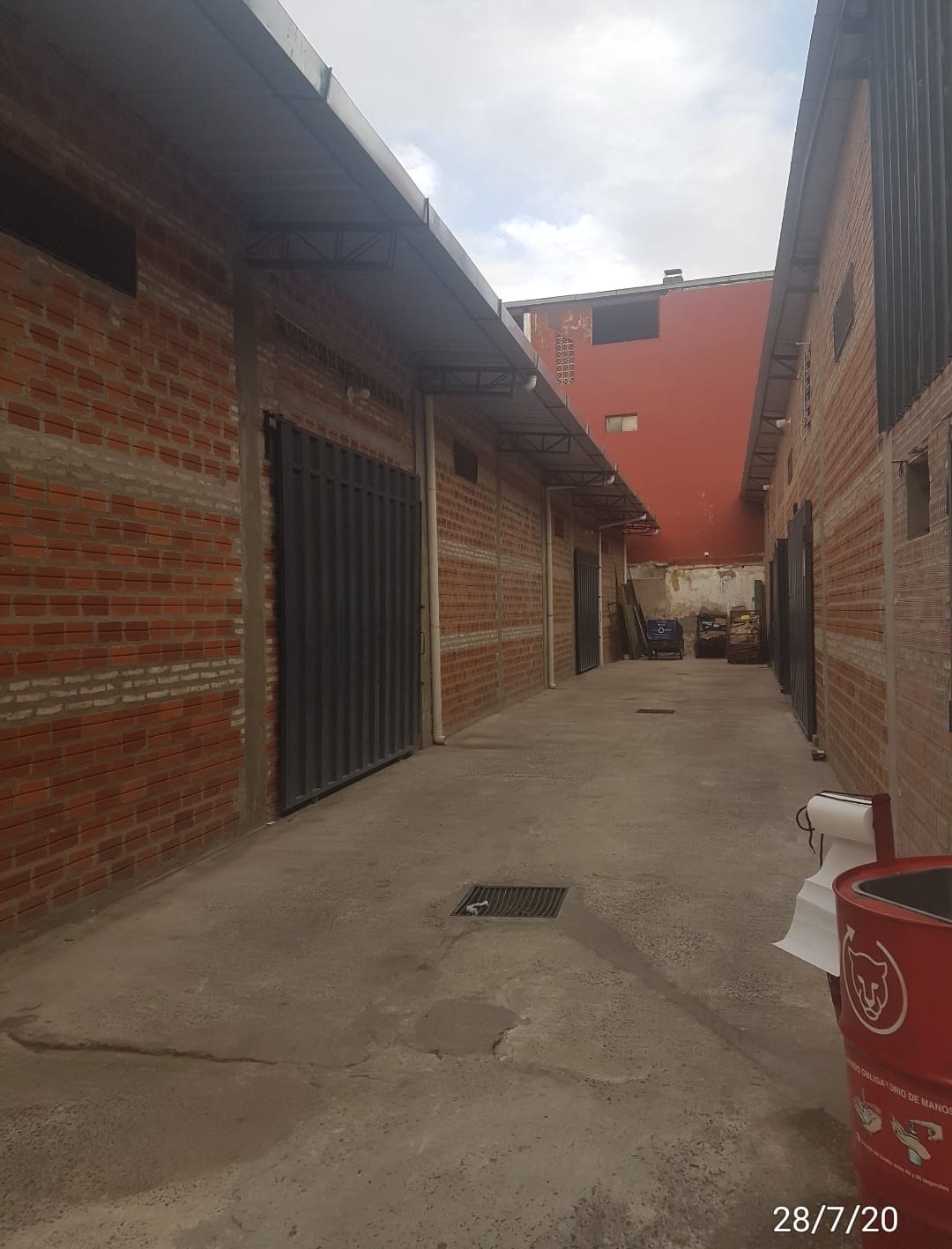 ALQUILO DEPOSITO ZONA MERCADA 4. Ref #V70BF0 - infocasas.com.py