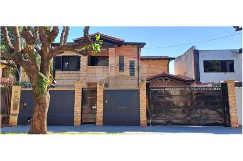 ALQUILO HERMOSA CASA EN BARRIO MCAL ESTIGARRIBIA . Ref #V9C78D - infocasas.com.py
