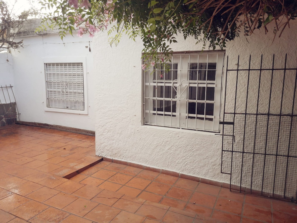 Venta De Casa Ph 2 Dormitorios Y Un Monoambiente C/ Patio Y Parrillero. Ref #V96BE0 - infocasas ...