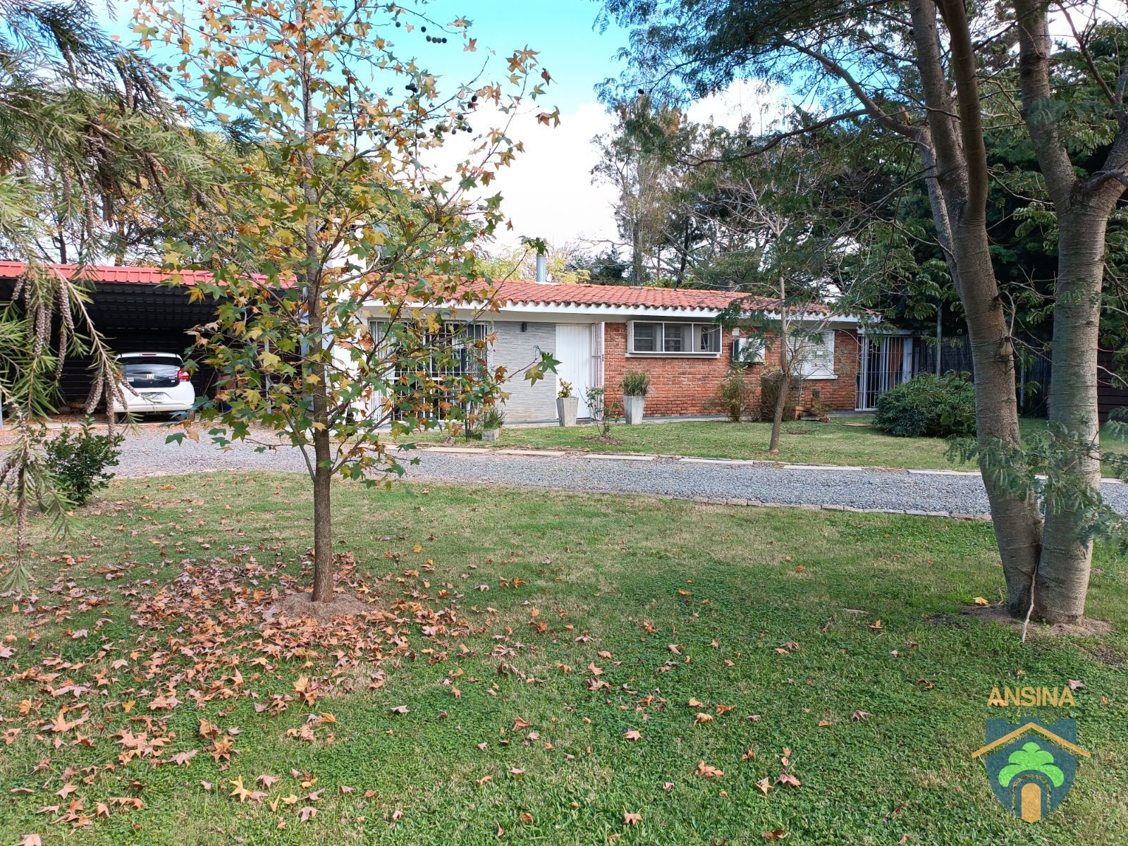 Casa en venta de 2 dormitorios Jardín, Fondo, Jacuzzi c/ cochera en El Pinar. Ref #UD39A4 ...