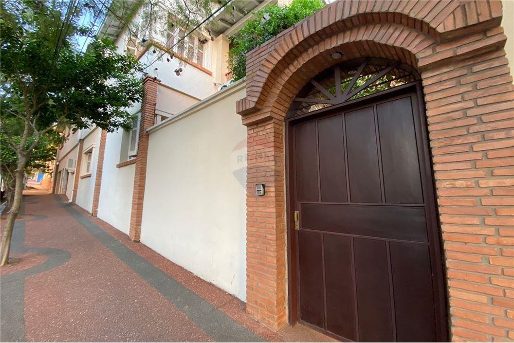 VENDO HERMOSA RESIDENCIA. Ref #J2A660 - infocasas.com.py