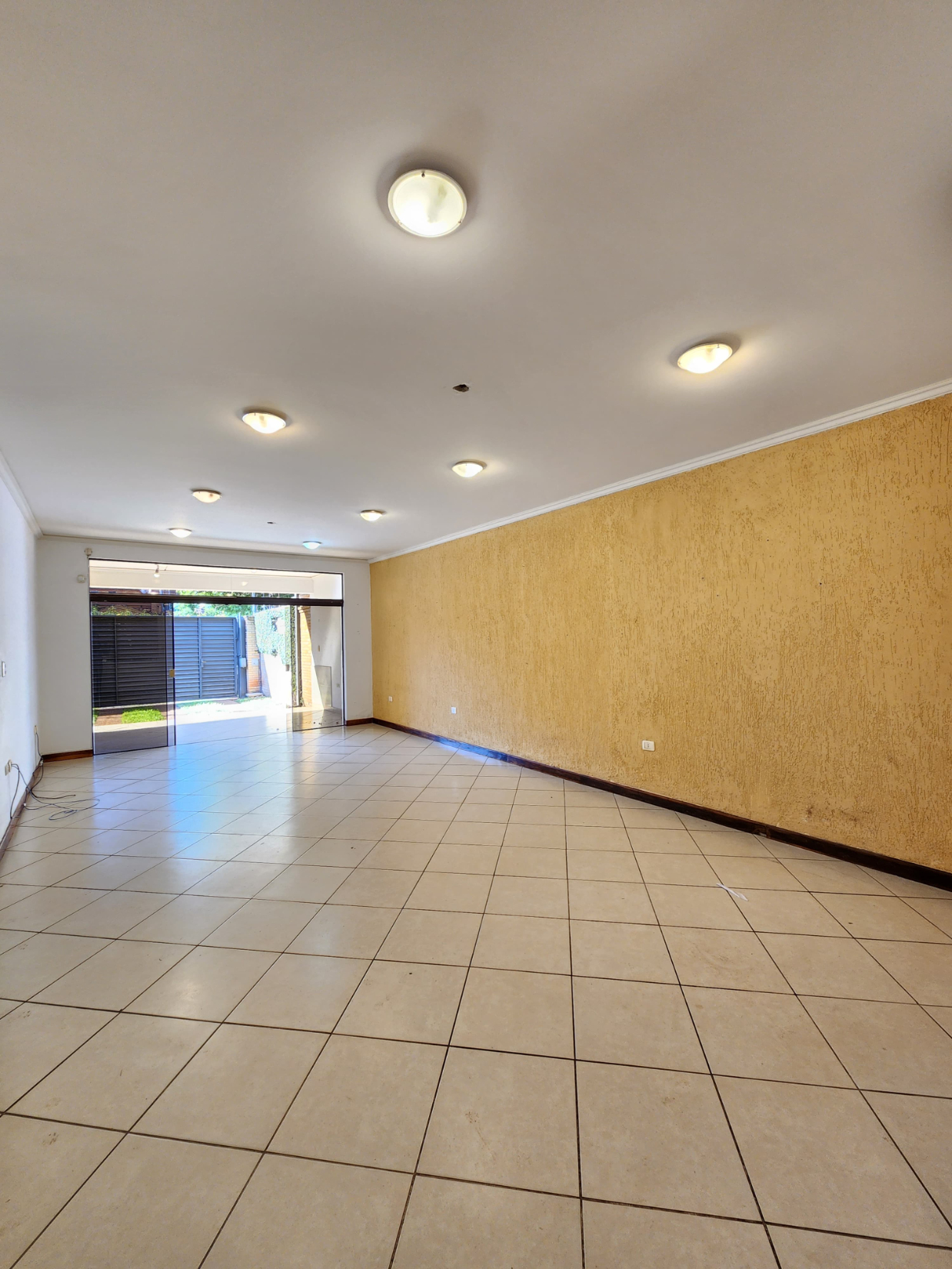 Vendo Duplex. Barrio Mburucuya. COD 068. Ref #QF13D6 - infocasas.com.py