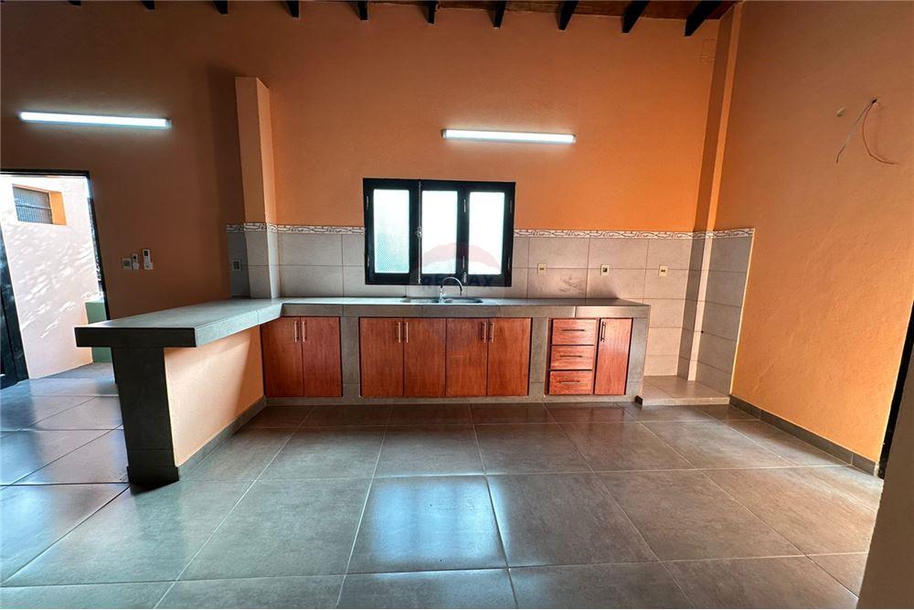 Alquilo Amplio Departamento . Ref #ZA26E4