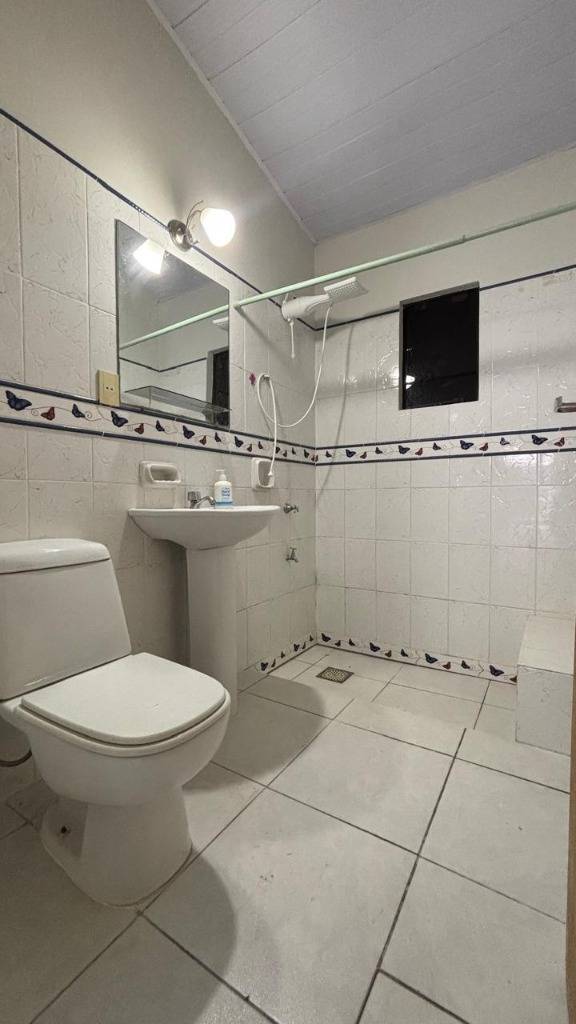 Alquilo Hermosa Casa En Zona Municipalidad De Lambaré. Ref #H3650A - infocasas.com.py