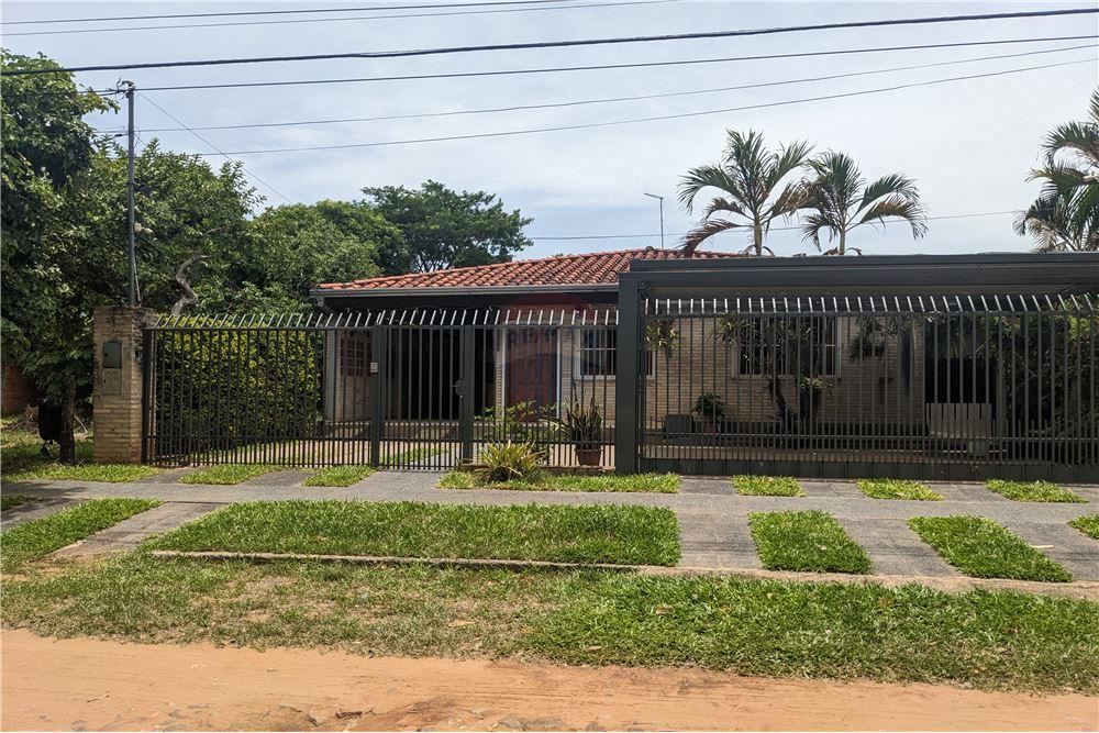 VENDO RESIDENCIA EN MARIANO ROQUE ALONSO BARRIO UNIVERSO. Ref #HF8618 - infocasas.com.py